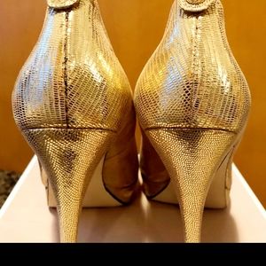 Michael Kors | Shoes | Michael Kors Gold Platform Pumps 75 | Poshmark